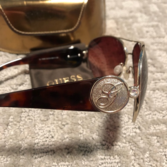 Guess | Accessories | Guess Brand Aviator Sunglasses | Poshmark